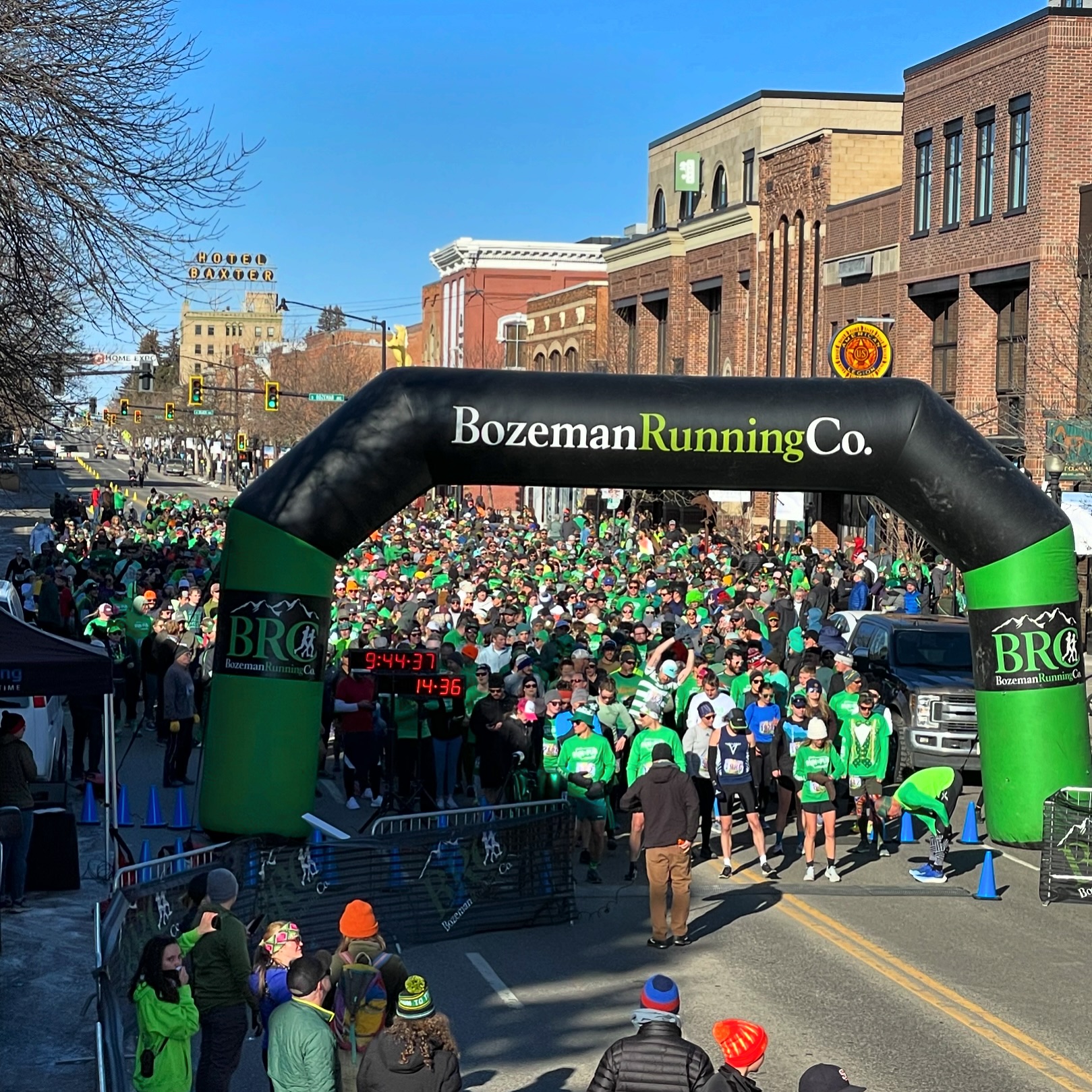 Area runners go shamrock chic for St. Paddy's race - The BoZone